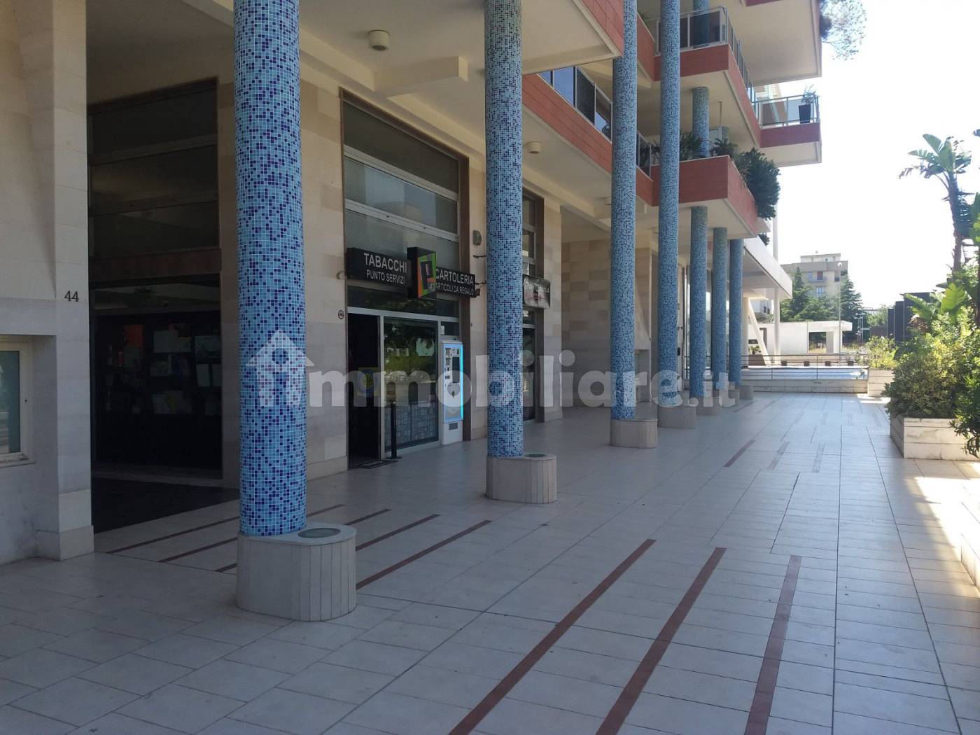 Locale commerciale in Vendita