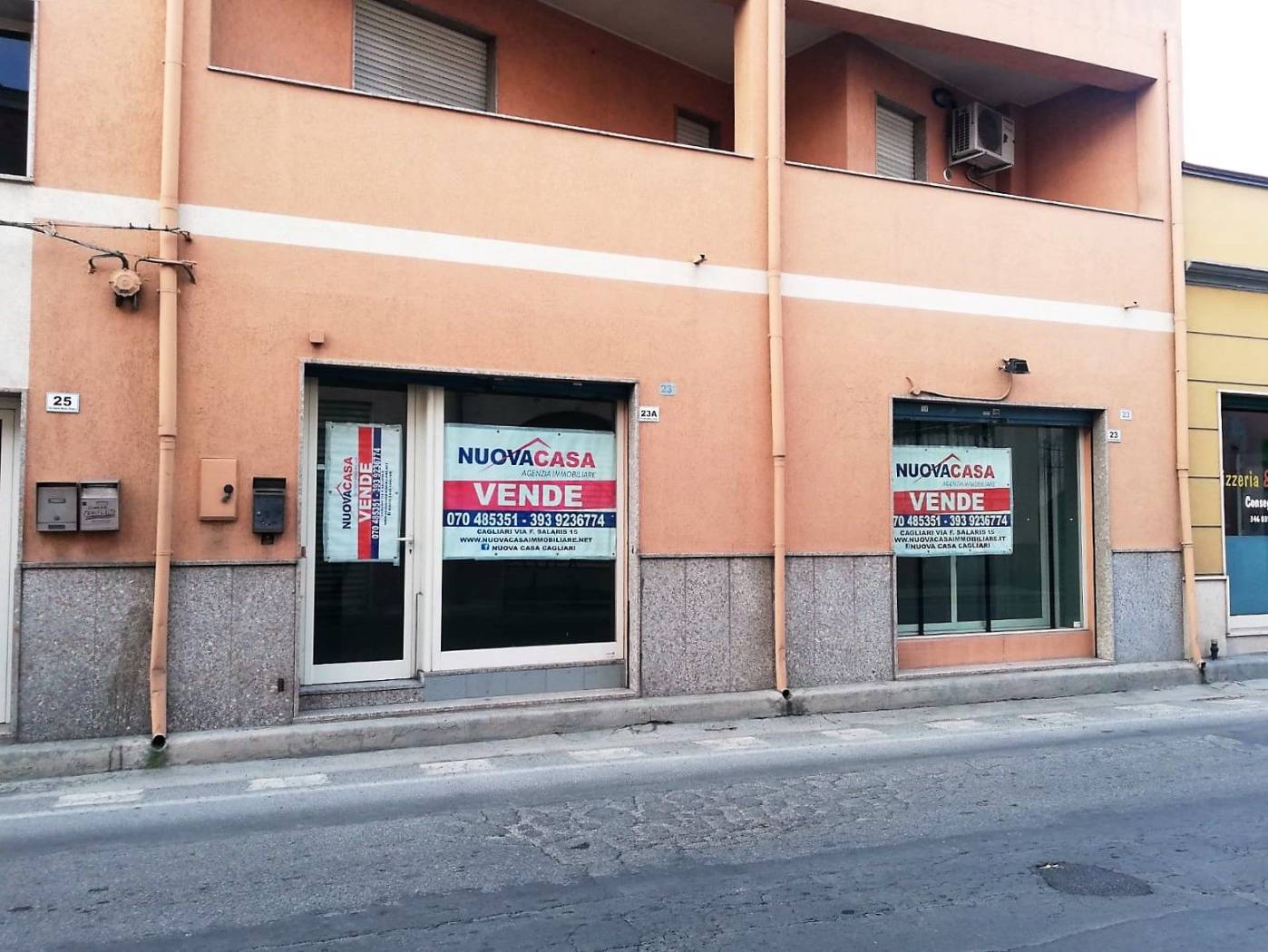 Locale commerciale in Vendita