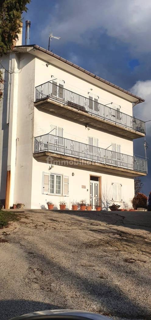 Trilocale via del Tramonto 7, Centro, Vallata