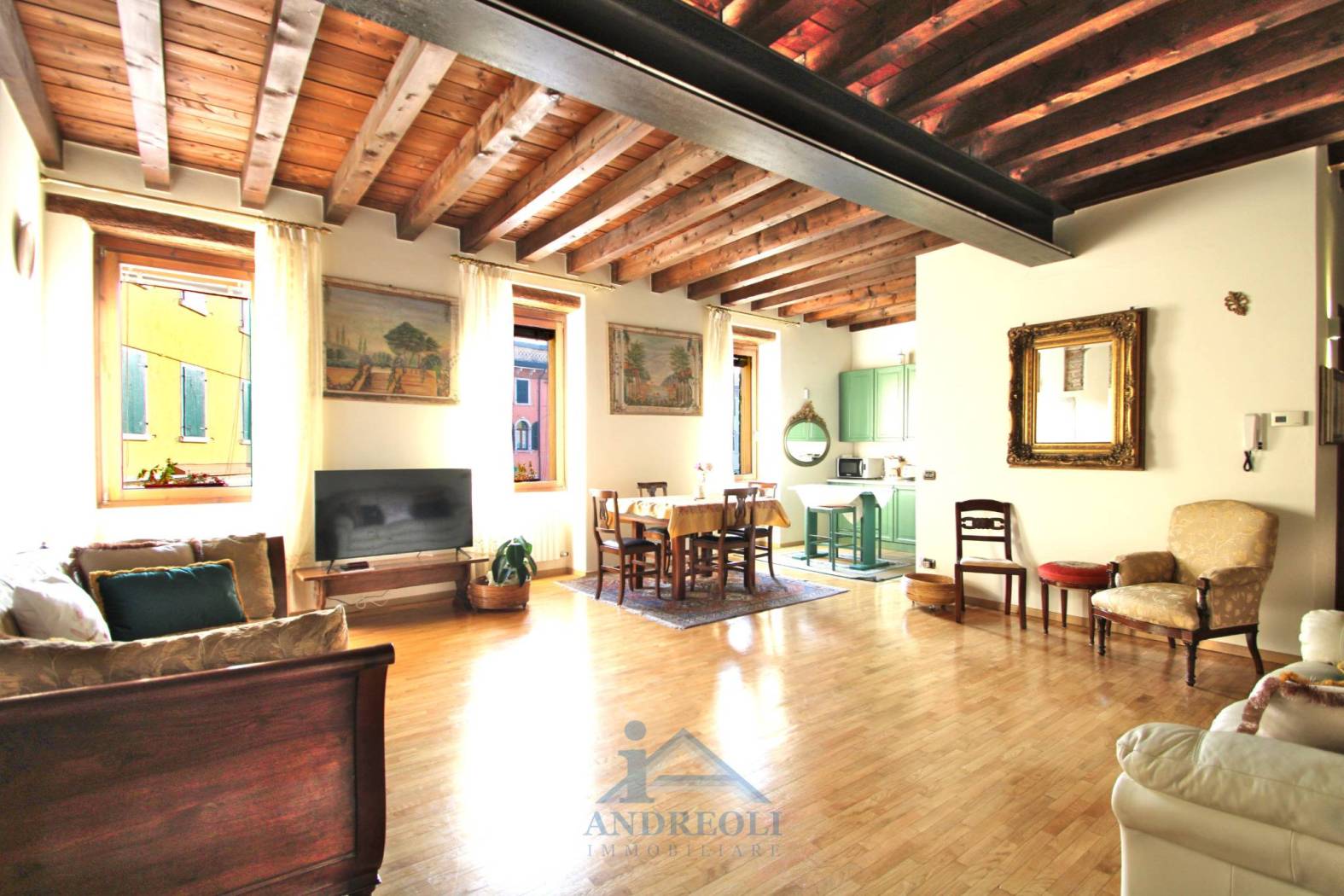 Trilocale piazza Vittorio Emanuele, Centro, Lazise