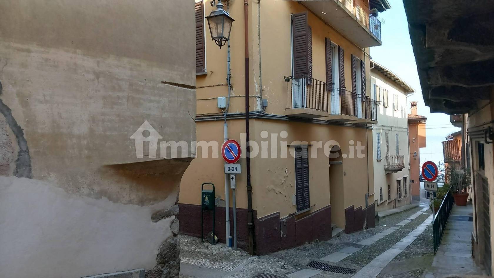 Quadrilocale via Gibertini 4, Centro, Lesa