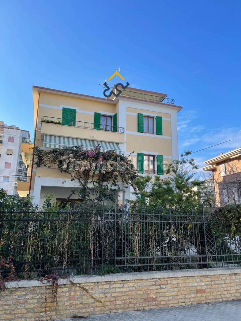 Appartamento buono stato, secondo piano, De Gasperi, Conad, San Benedetto del Tronto