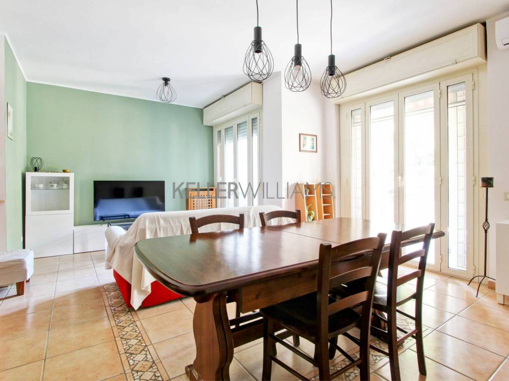 Vendita Appartamento in via Fiume Giallo. Roma. Ottimo stato, piano ...