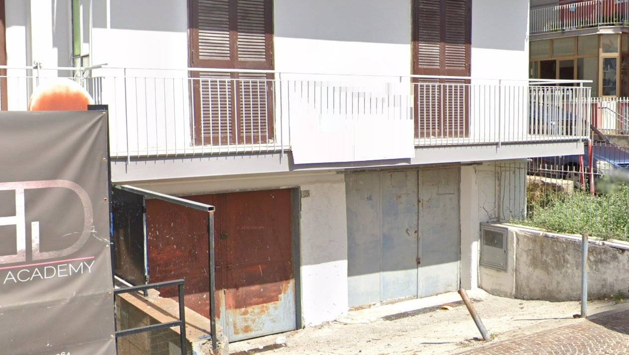 Locale commerciale in Vendita