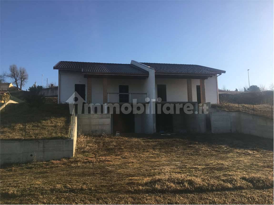 Villa unifamiliare, nuova, 220 m², Ferrere