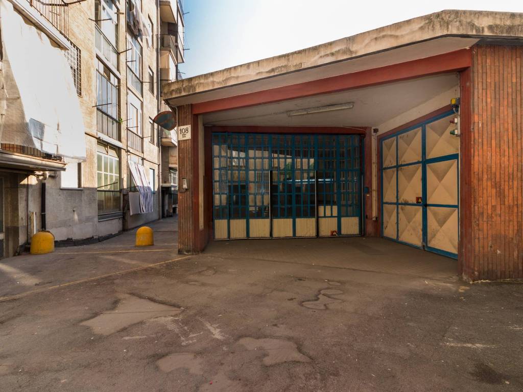 Locale commerciale via Borgaro 108, Torino, rif. 101241573 - Immobiliare.it