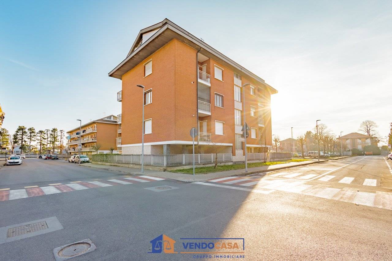 Quadrilocale via Cacciatori delle Alpi 33, Centro, Bra