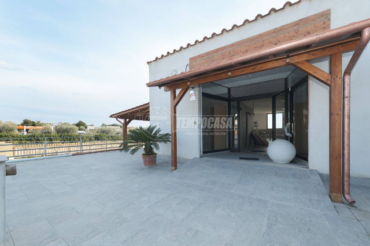 Ristorante con laboratorio in Vendita