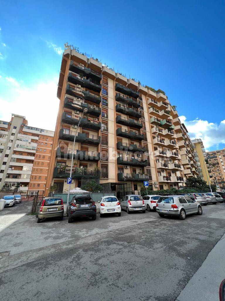 Appartamento via Antonio Lo Bianco 4, De Gasperi - Croce Rossa, Palermo