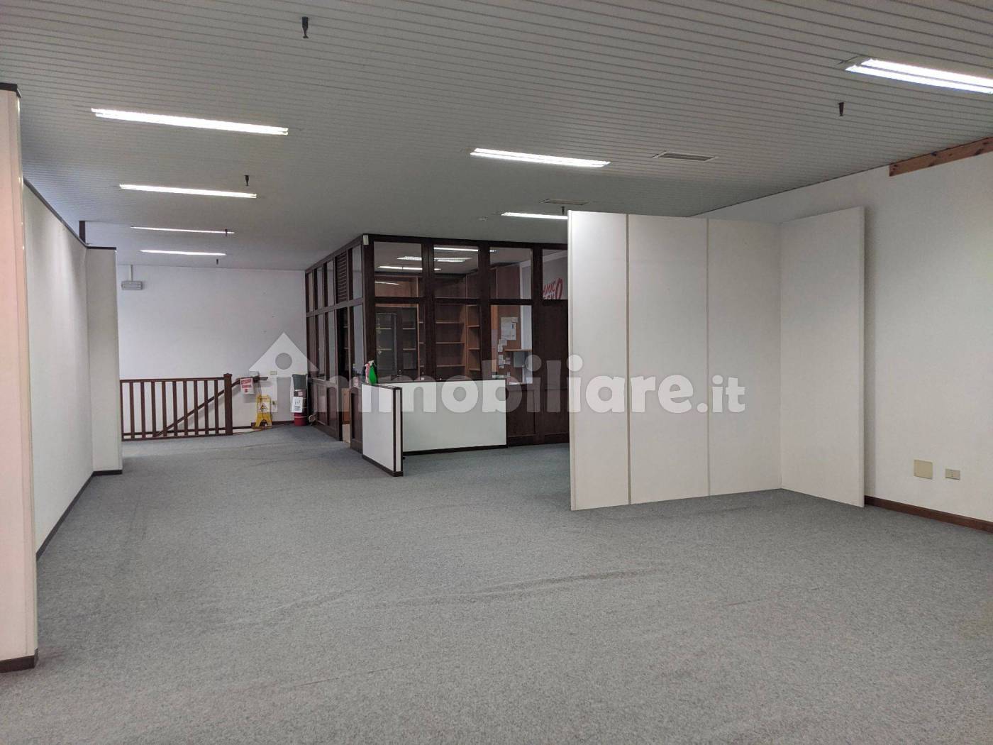 Locale commerciale in Vendita