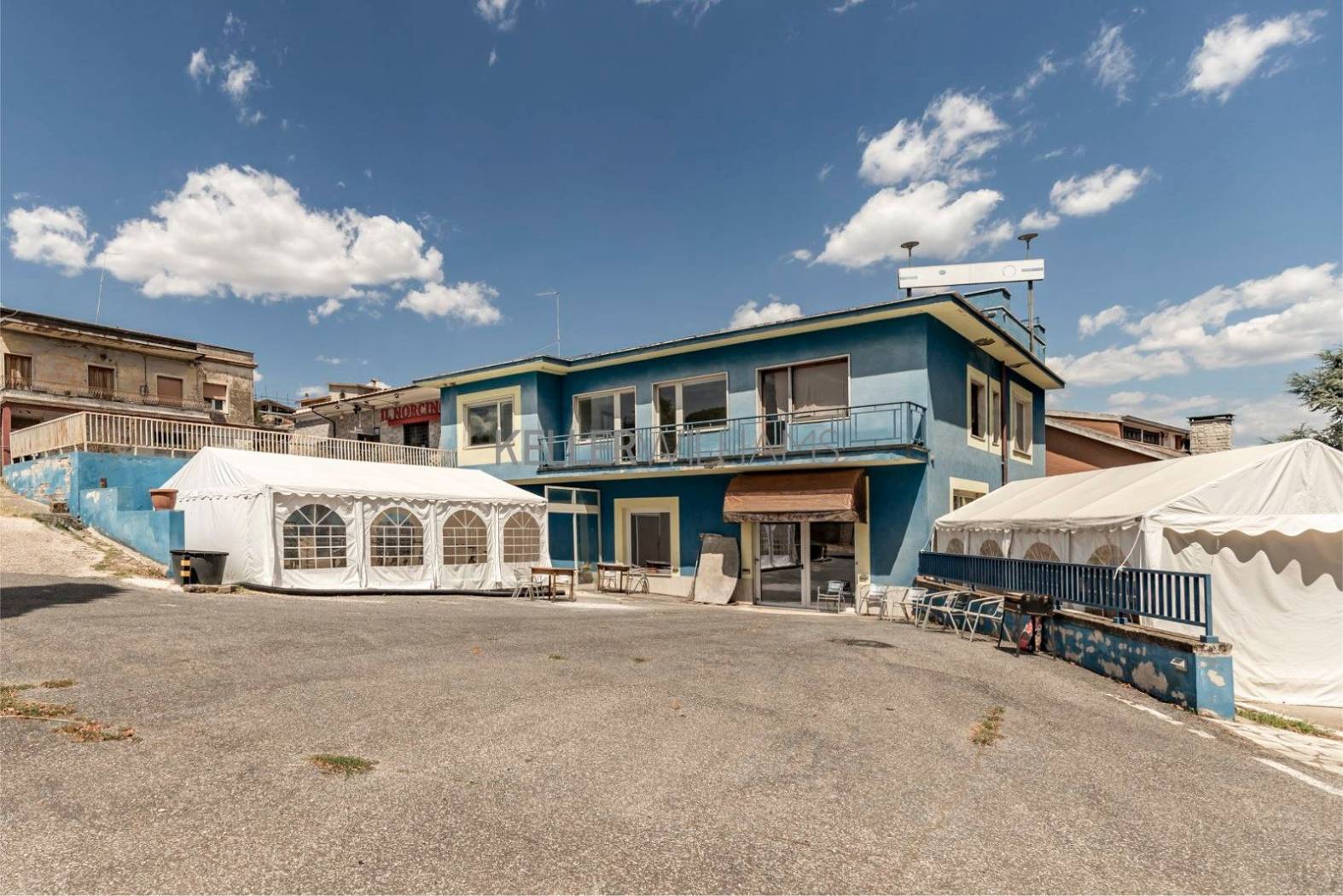 Locale commerciale in Vendita