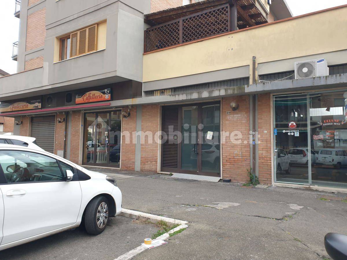 Locale commerciale in Vendita