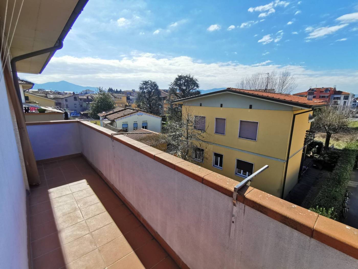 Appartamento buono stato, secondo piano, Arancio, Lucca