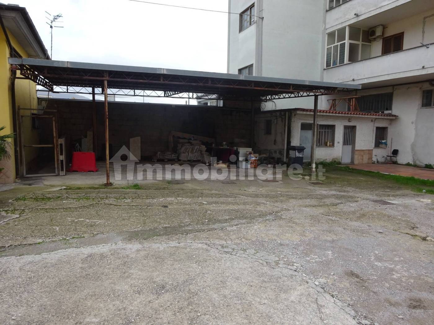 Capannone in Vendita