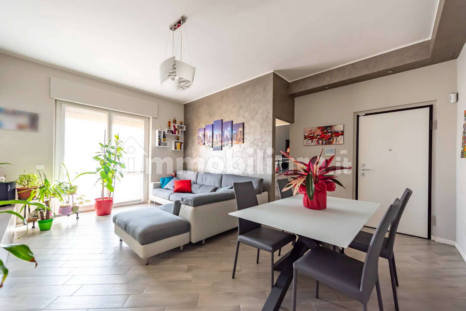 Trilocale via Roma 106, Saronno