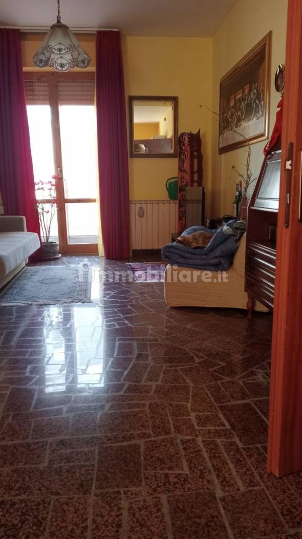 Quadrilocale via Loreto 3, Centro, Sassoferrato