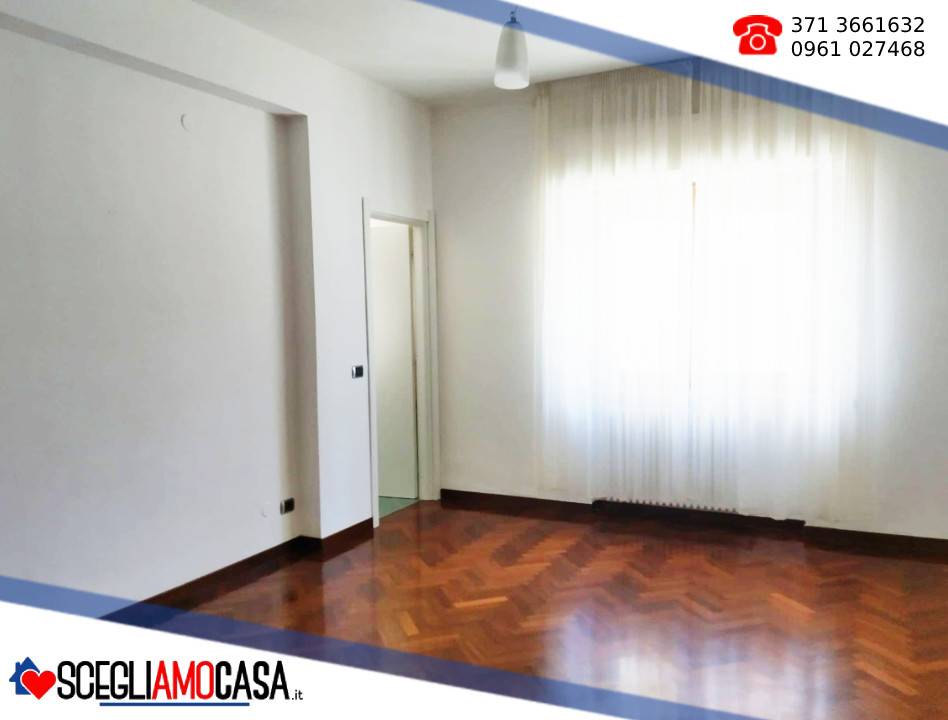 Monolocale via Fratelli Plutino, Stadio - Pontepiccolo, Catanzaro