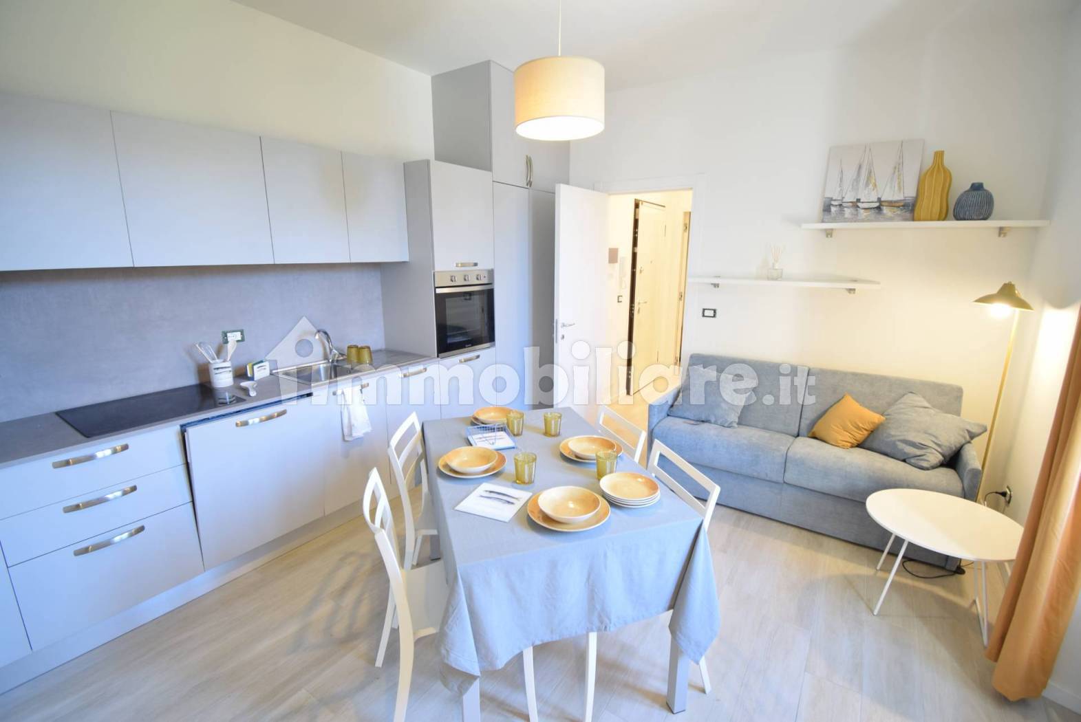 Trilocale via Generale Ardoino 29, Centro, Diano Marina