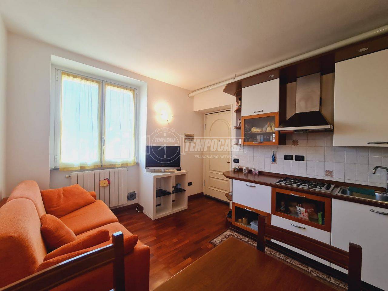 Bilocale via Giuseppe Mazzini 19, Lucino, Montano Lucino