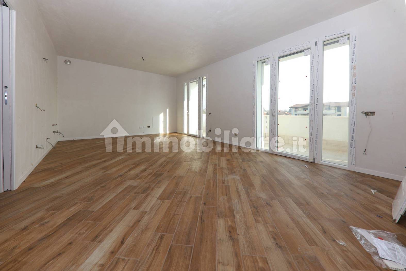 Trilocale via Don Luigi Grisostomi, Centro, Correzzana