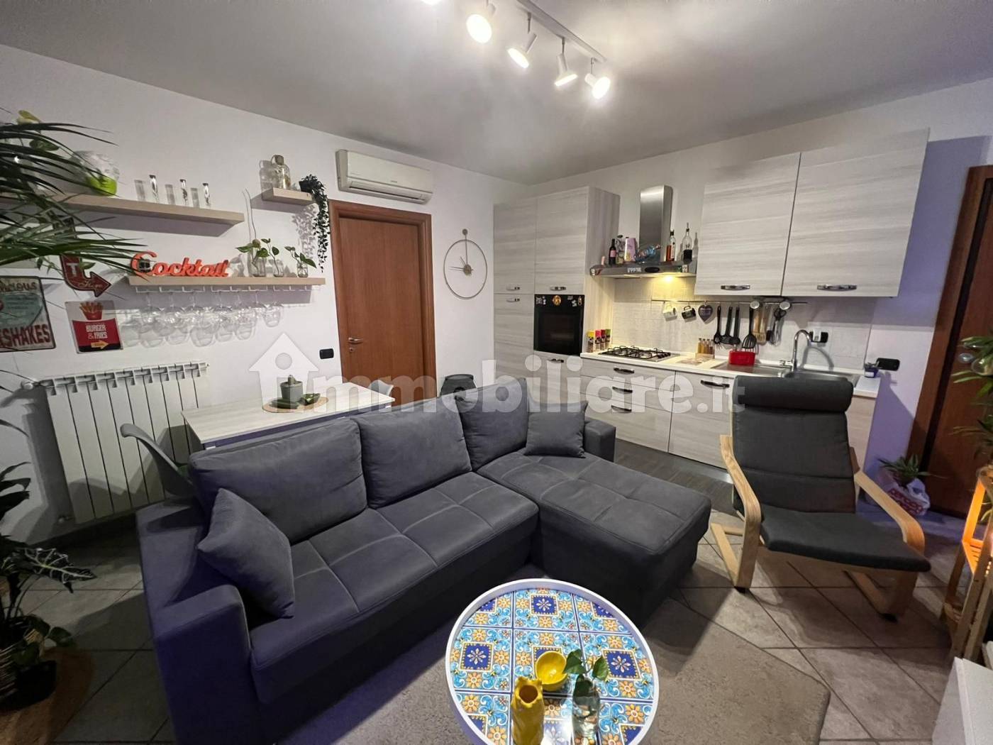 Bilocale via arcobaleno 13, Centro, Trecate