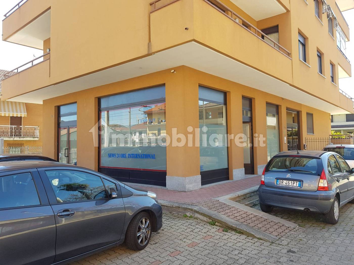 Locale commerciale in Vendita