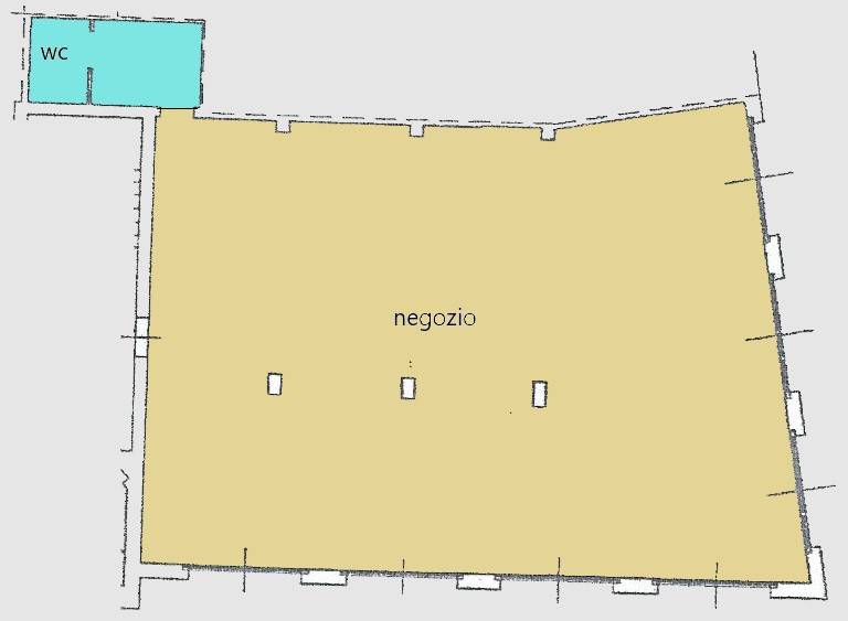 Locale commerciale in Vendita