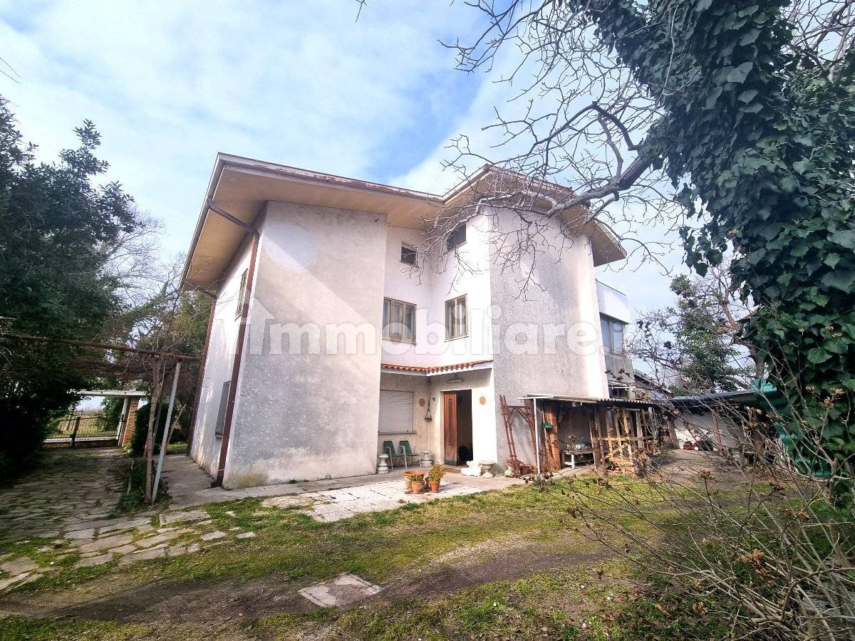 Bilocale da ristrutturare, piano terra, Centro, Grado