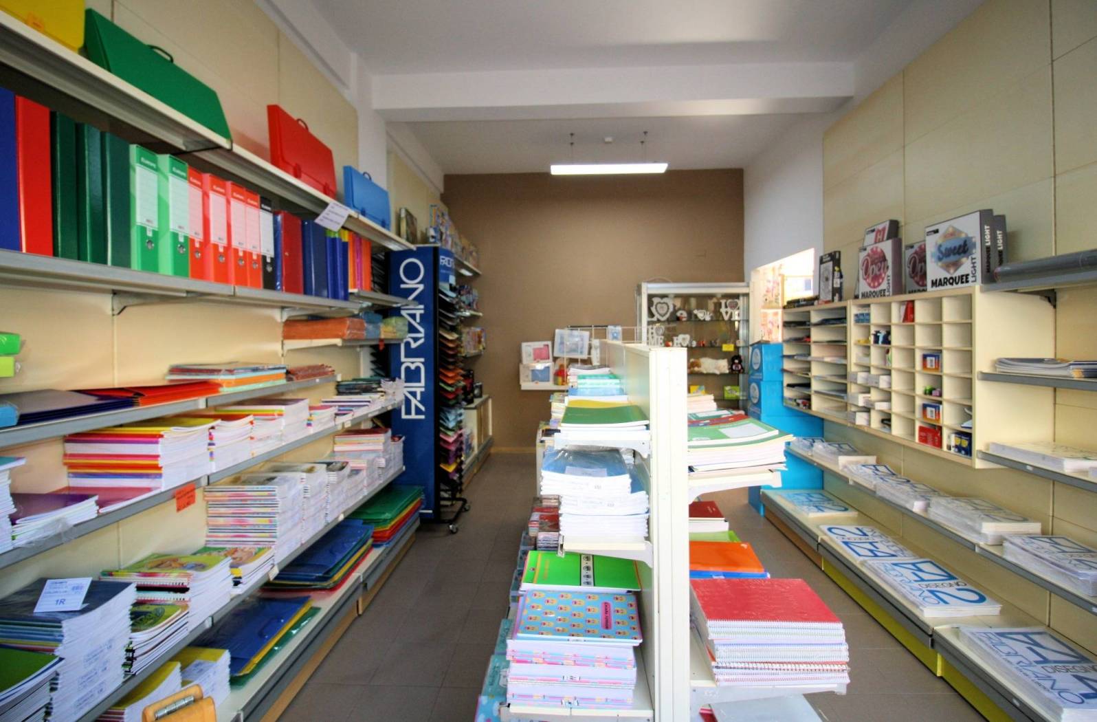 Locale commerciale in Vendita