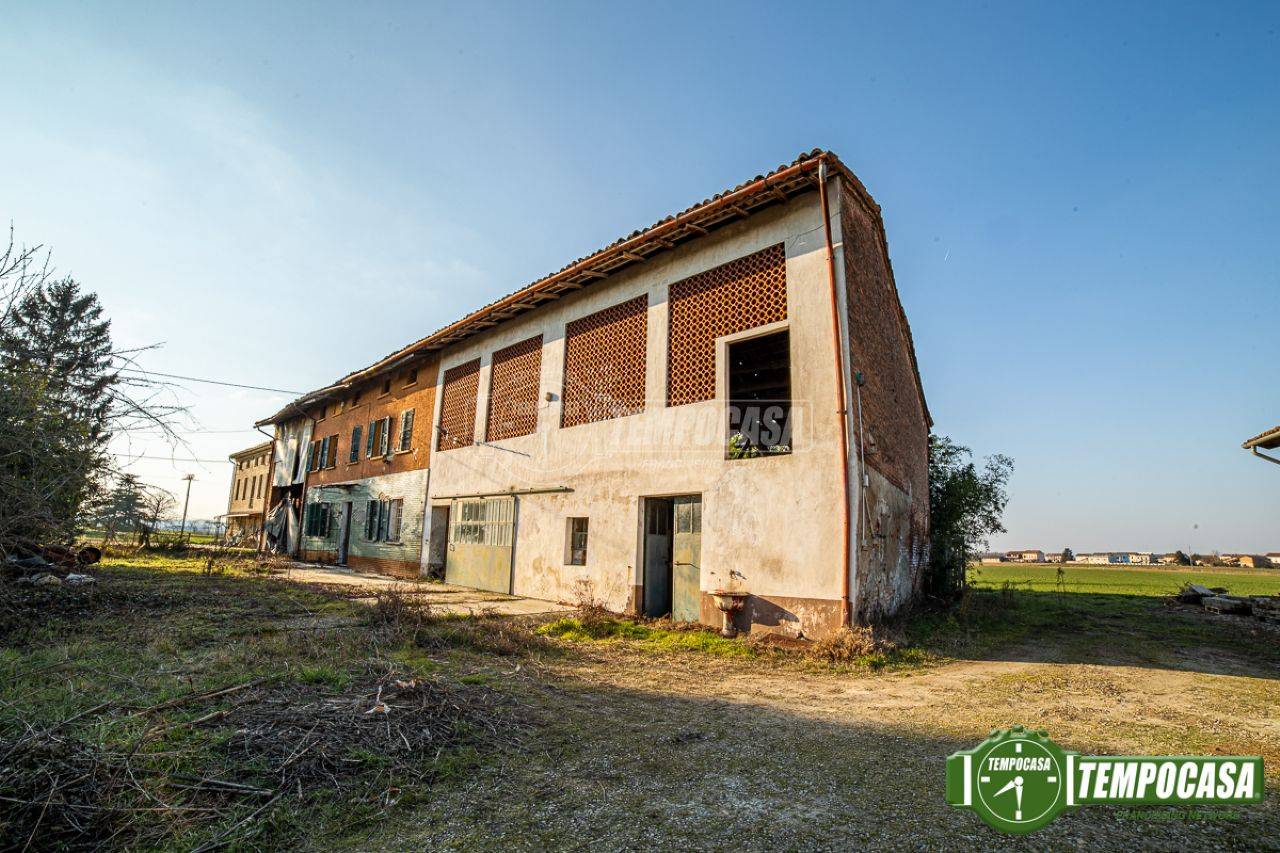 Appartamento via Giubellini, Sale