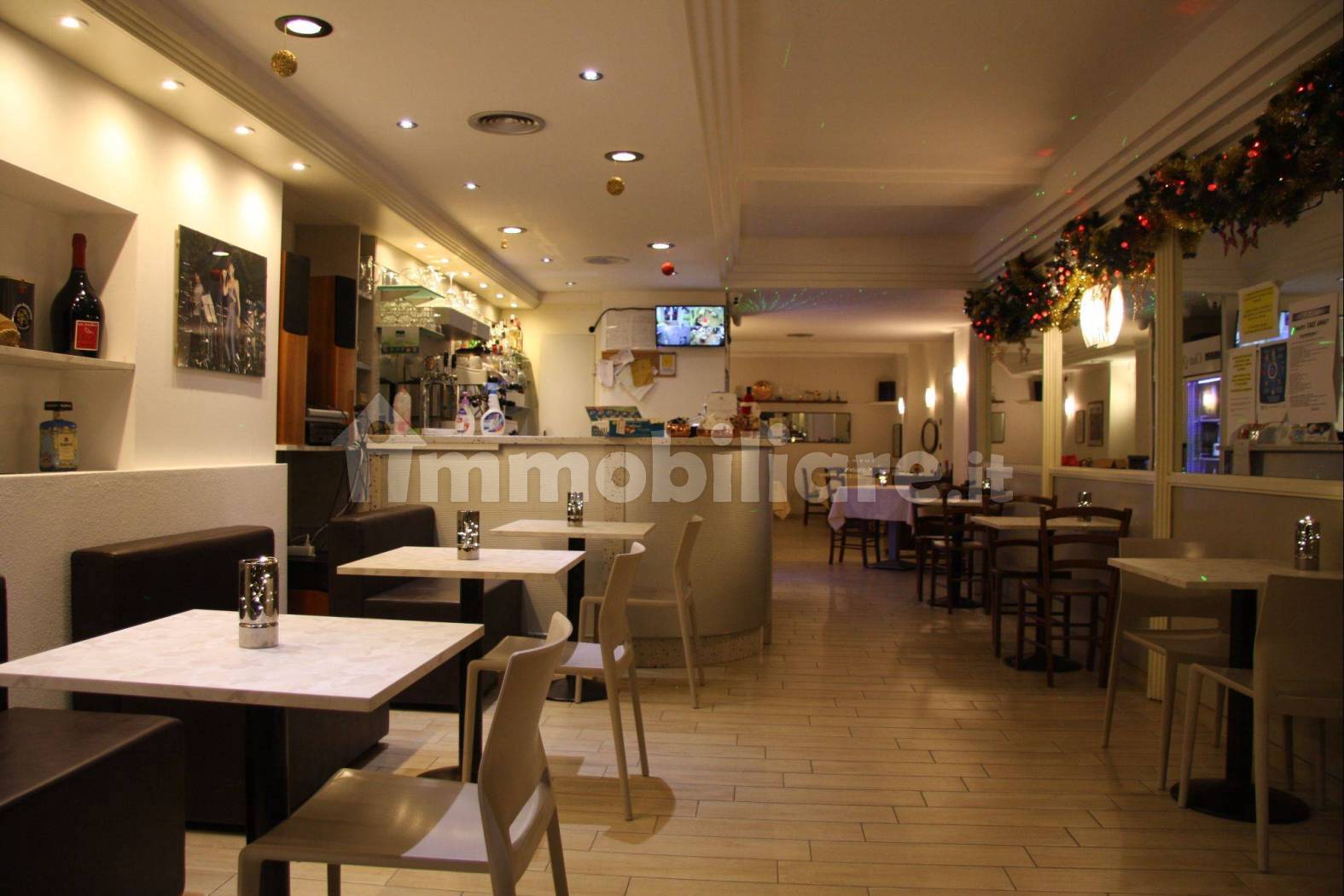 Locale commerciale in Vendita