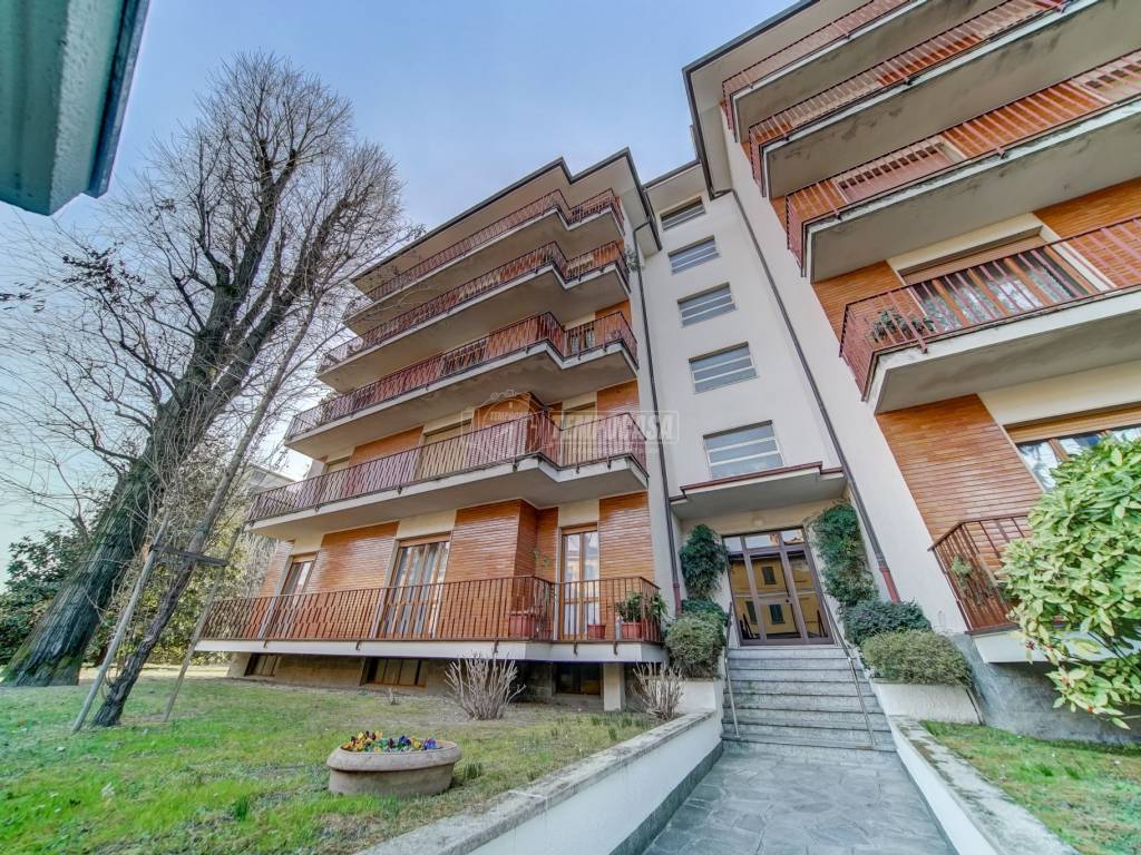 Vendita Appartamento Galliate. Quadrilocale in via Roma 44. Buono stato ...