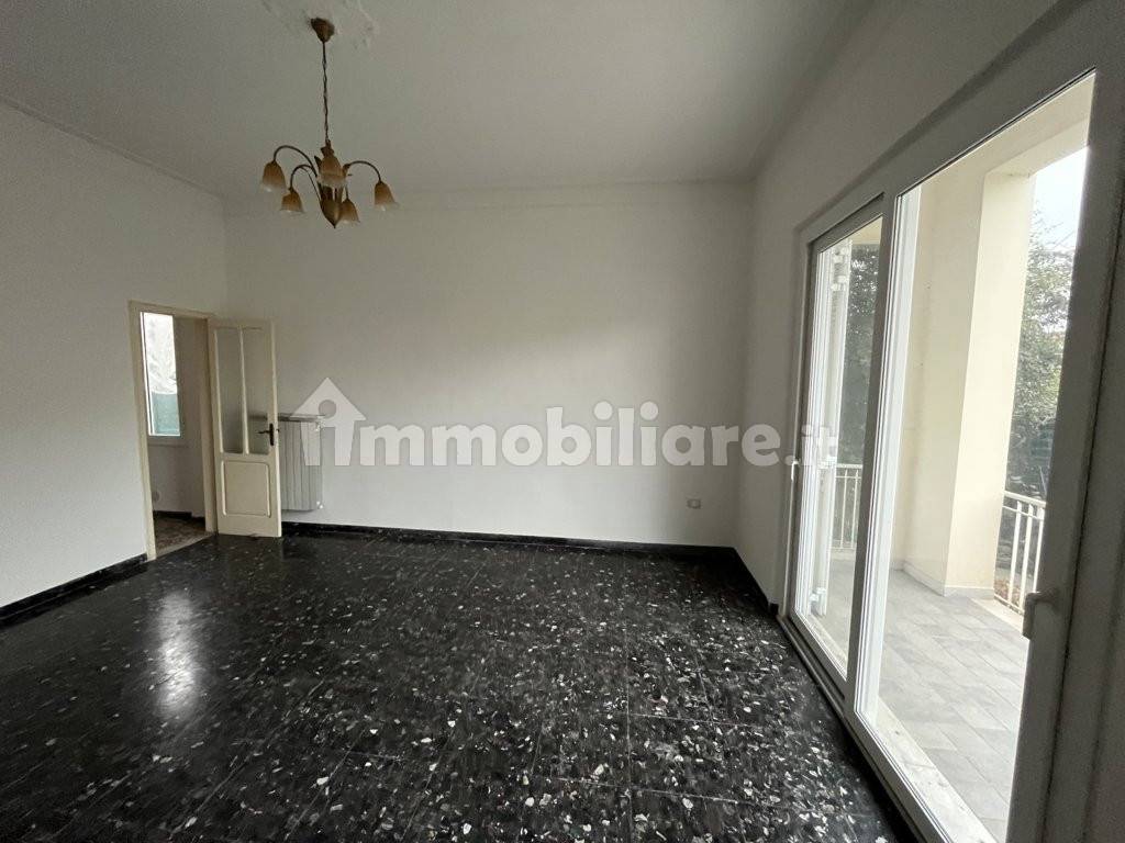 Quadrilocale via Caldera, Castagnola, Massa