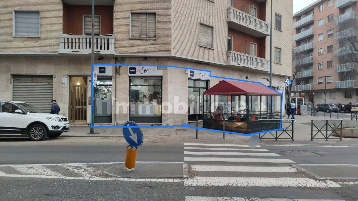 Locale commerciale in Vendita