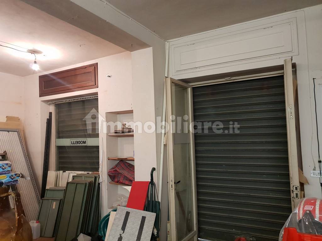 Locale commerciale in Vendita