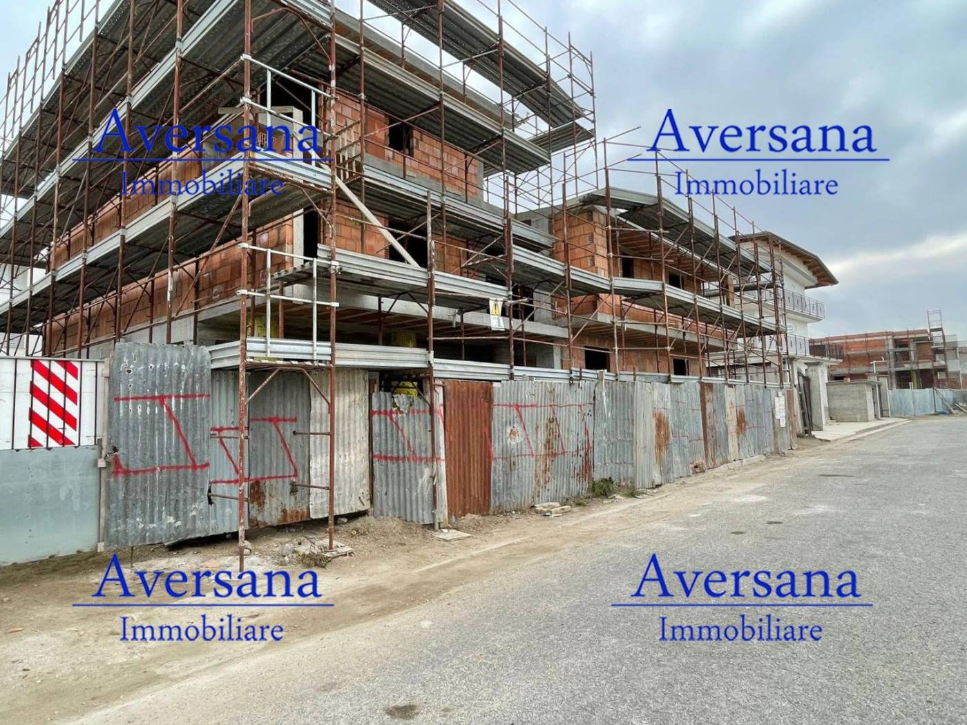 Villa bifamiliare via Salvo D'Acquisto, Parete