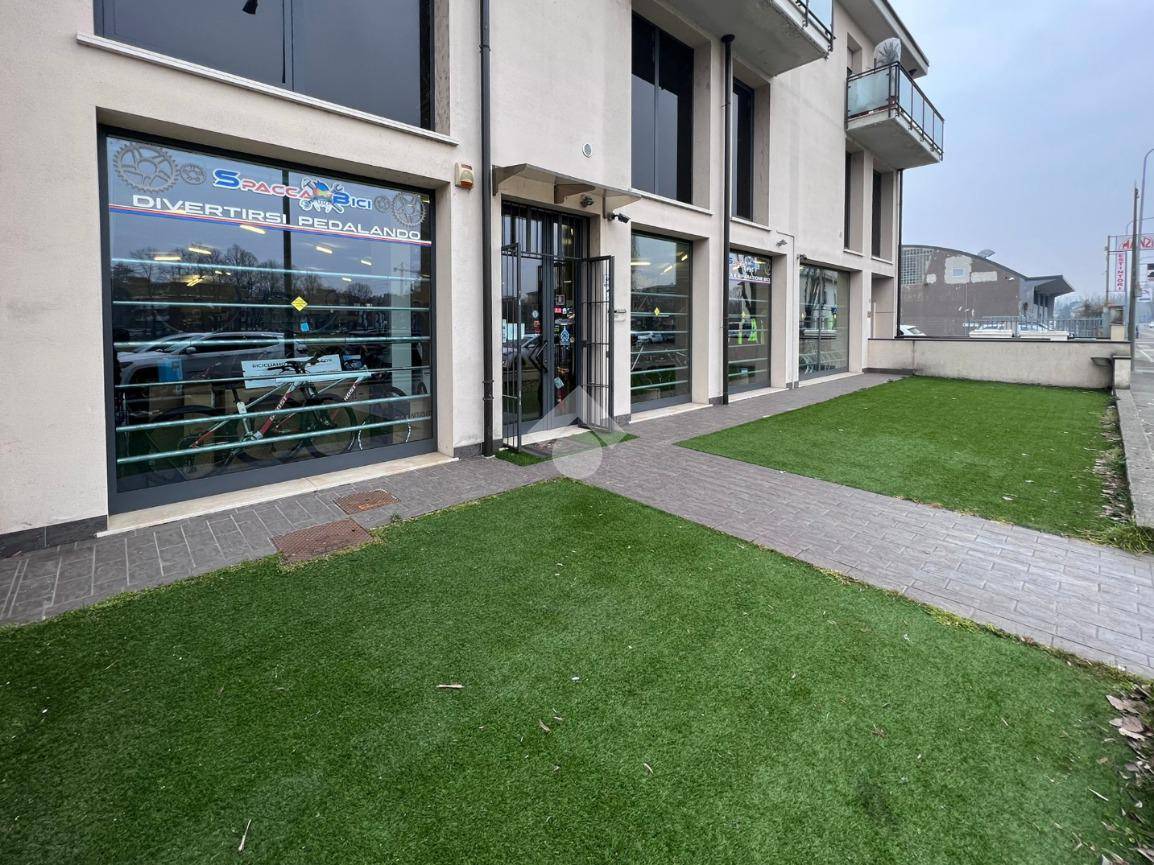 Locale commerciale in Vendita