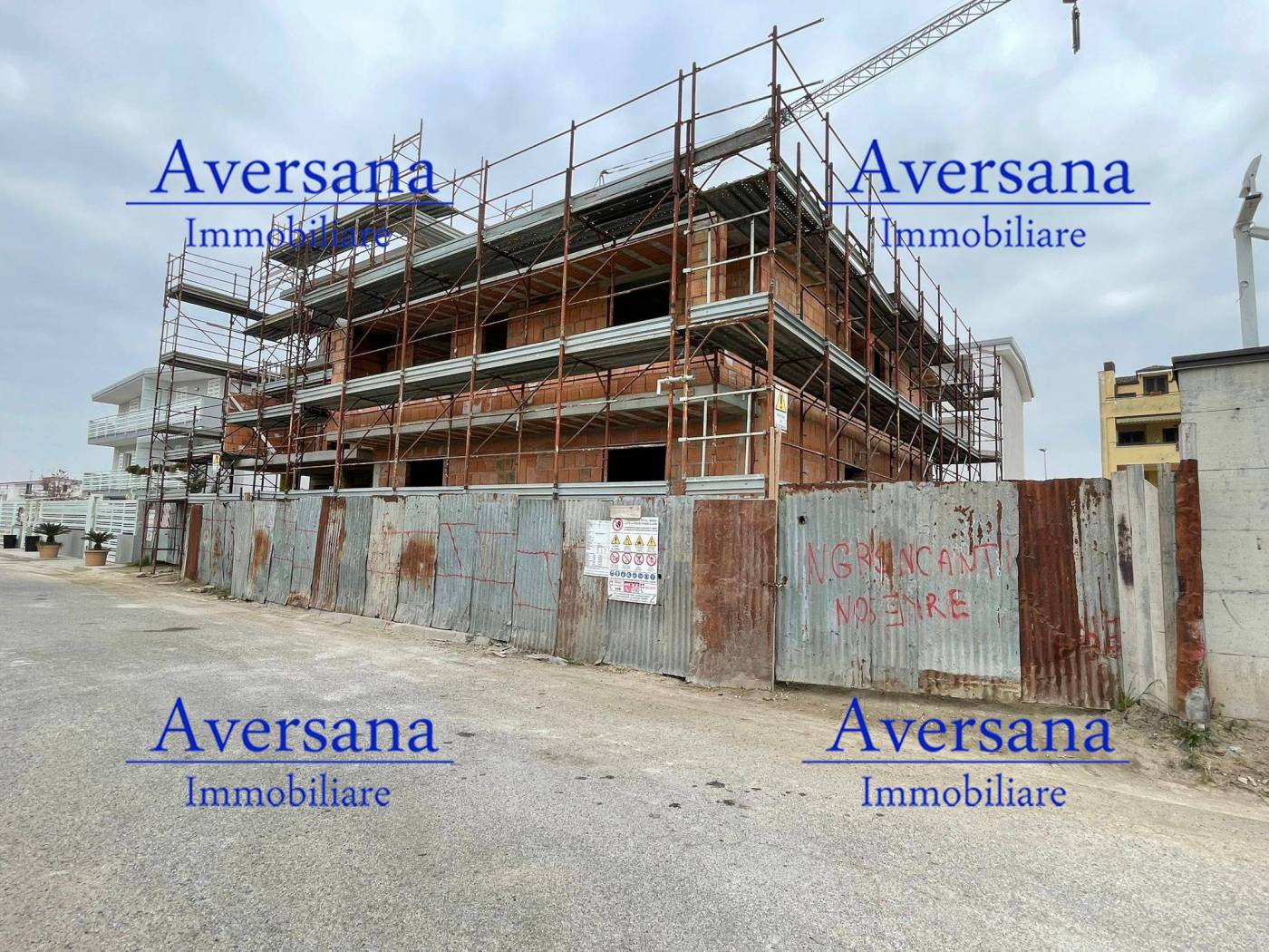 Villa bifamiliare via Salvo D&#x27;Acquisto, Parete