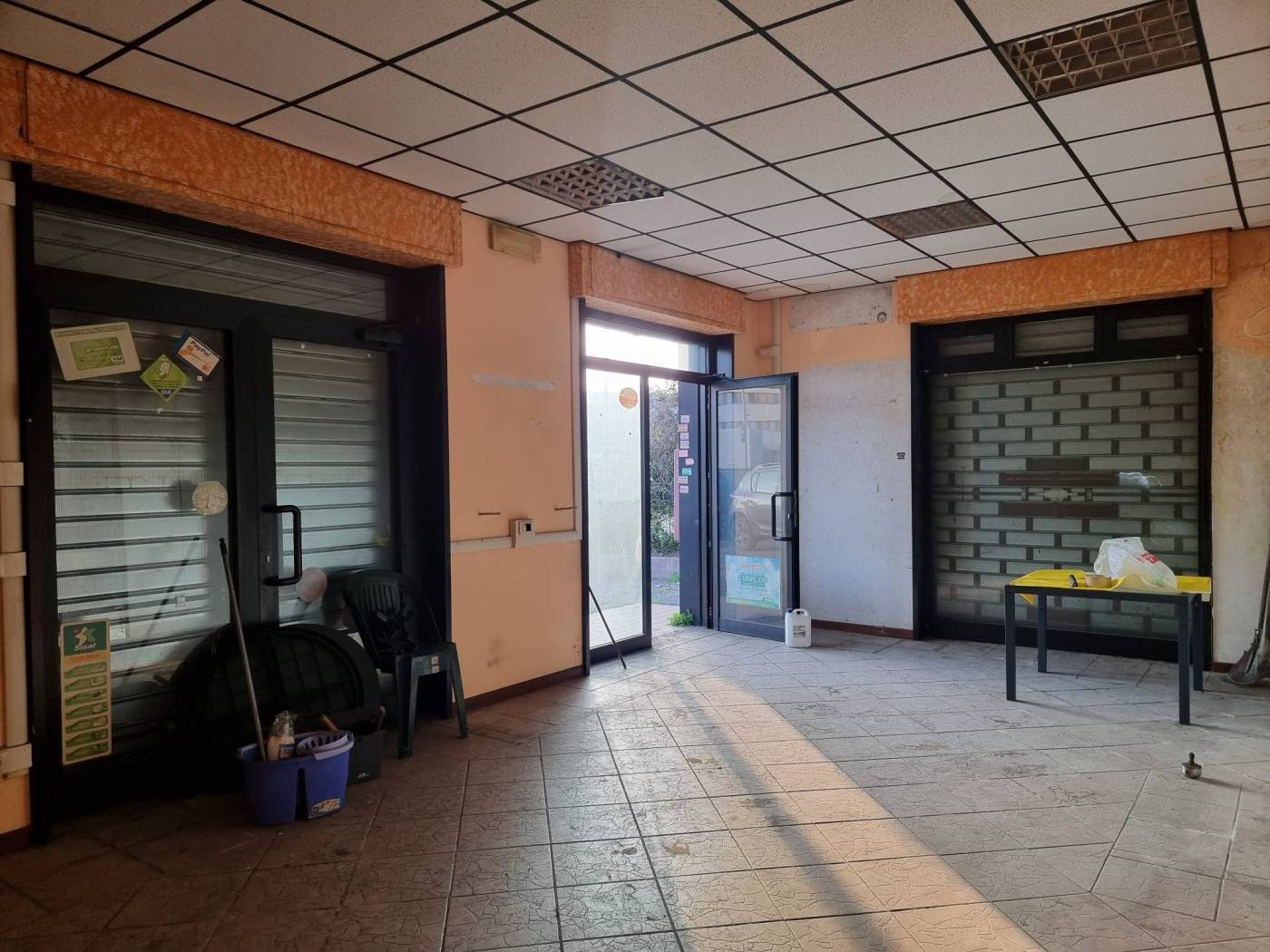 Locale commerciale in Vendita