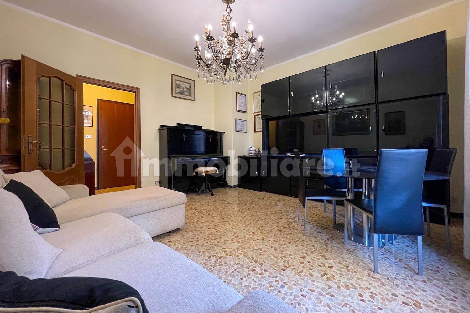 Quadrilocale da ristrutturare, secondo piano, Kennedy - Mazzetta, La Spezia