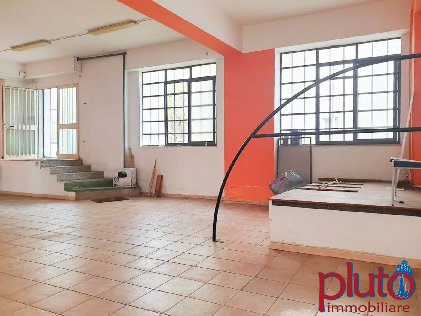 Locale commerciale in Vendita