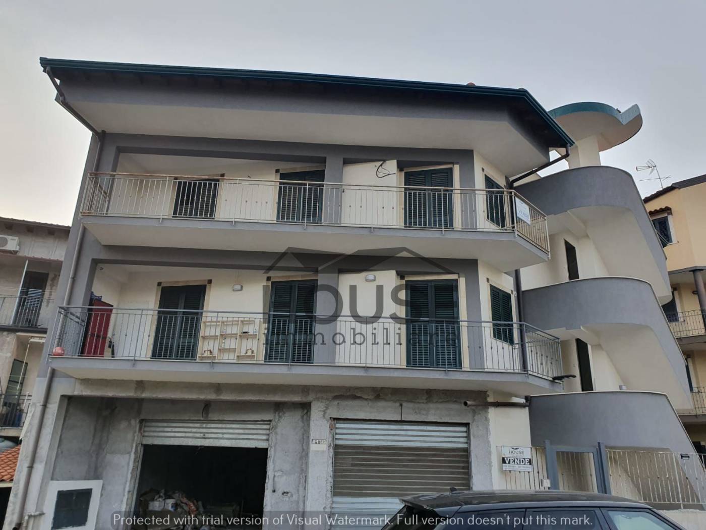 Locale commerciale in Vendita