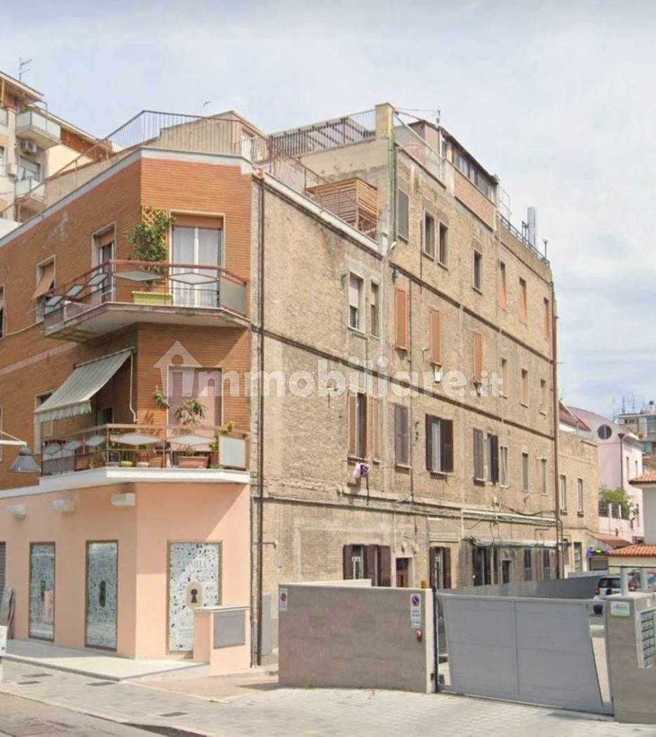 Quadrilocale via Silvio Pellico 14, Stazione Centrale - Corso Vittorio, Pescara