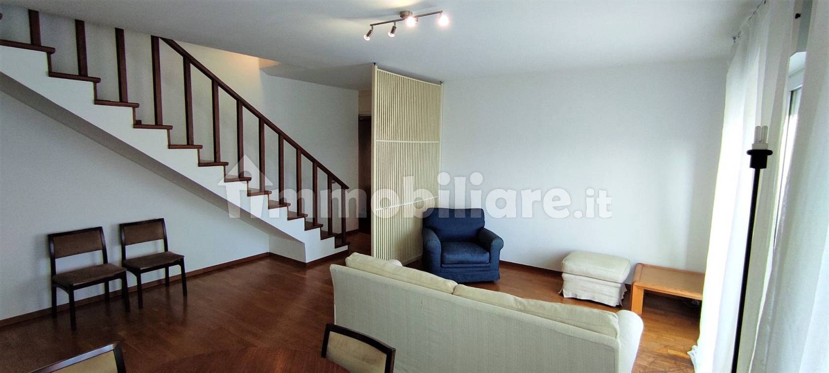 Trilocale via Soffumbergo 9, Ospedale, Udine