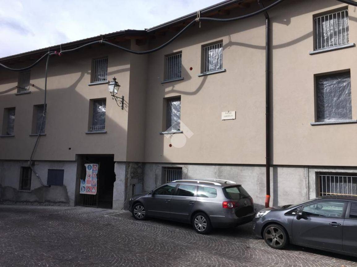 Quadrilocale piazza garibaldi 3, Sala Al Barro, Galbiate