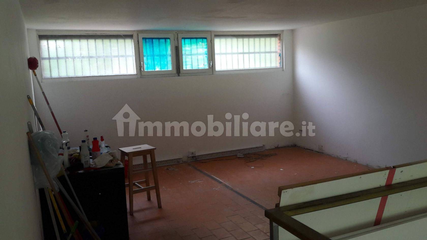 Locale commerciale in Vendita