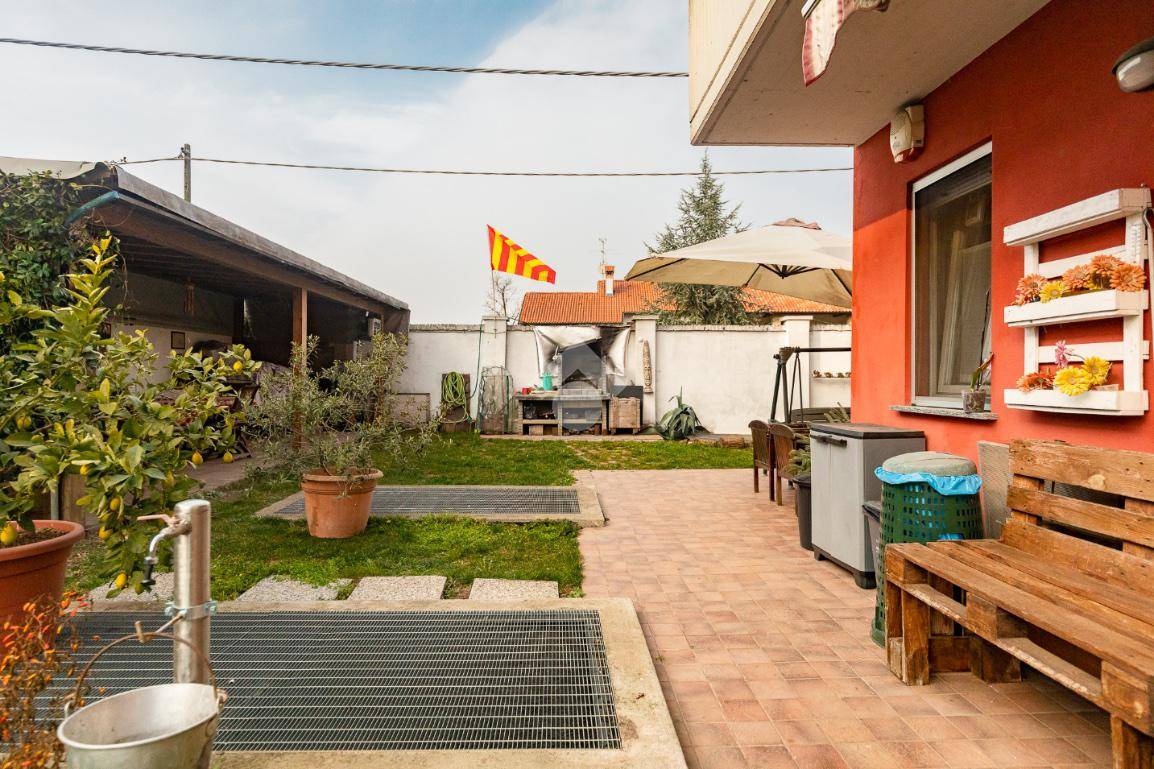 Trilocale via Canonica 81, Treviglio