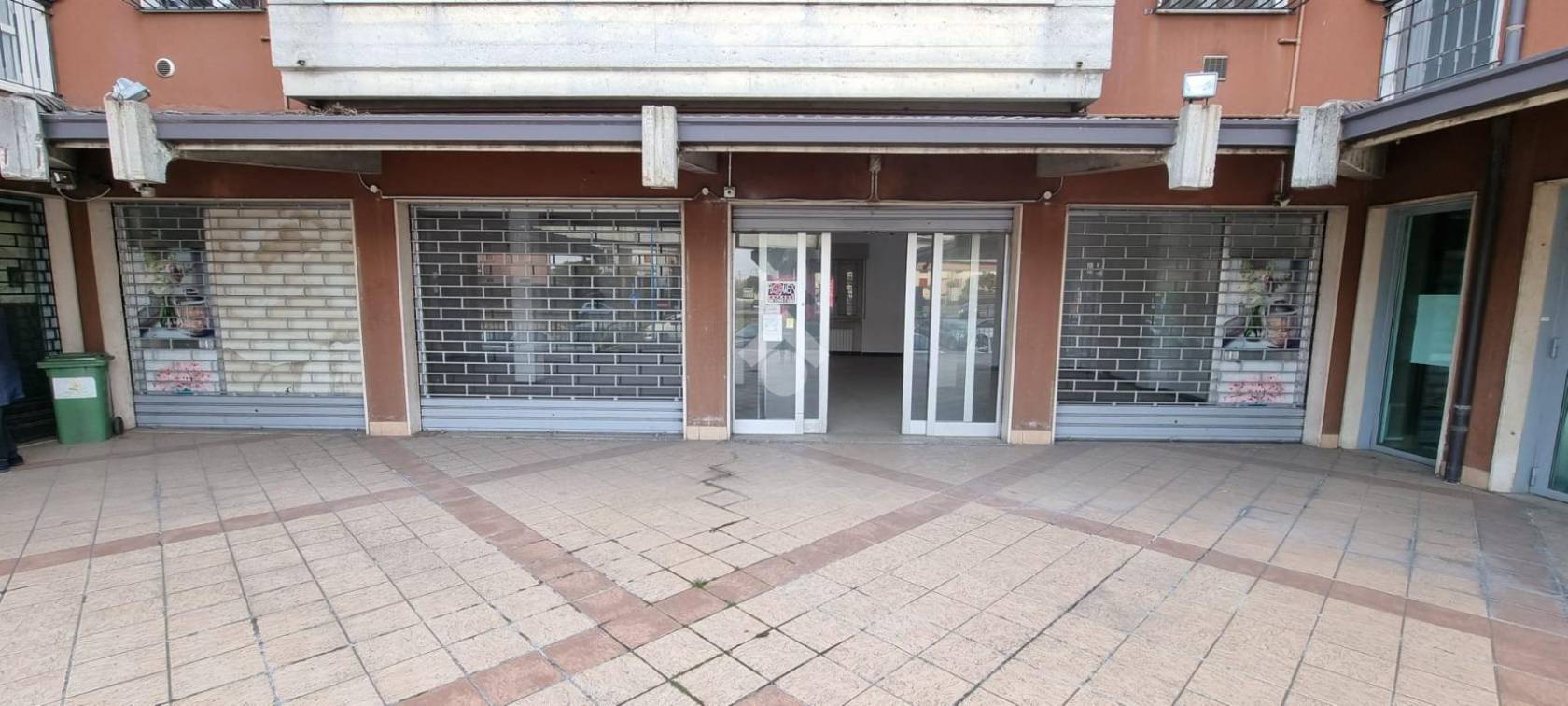 Locale commerciale in Vendita