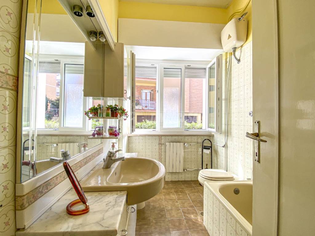 Vendita Appartamento Viterbo. Quadrilocale in via del Carnaro. Buono ...