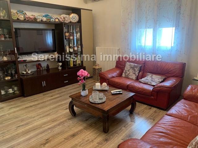 Quadrilocale buono stato, primo piano, Montecchio, Vallefoglia